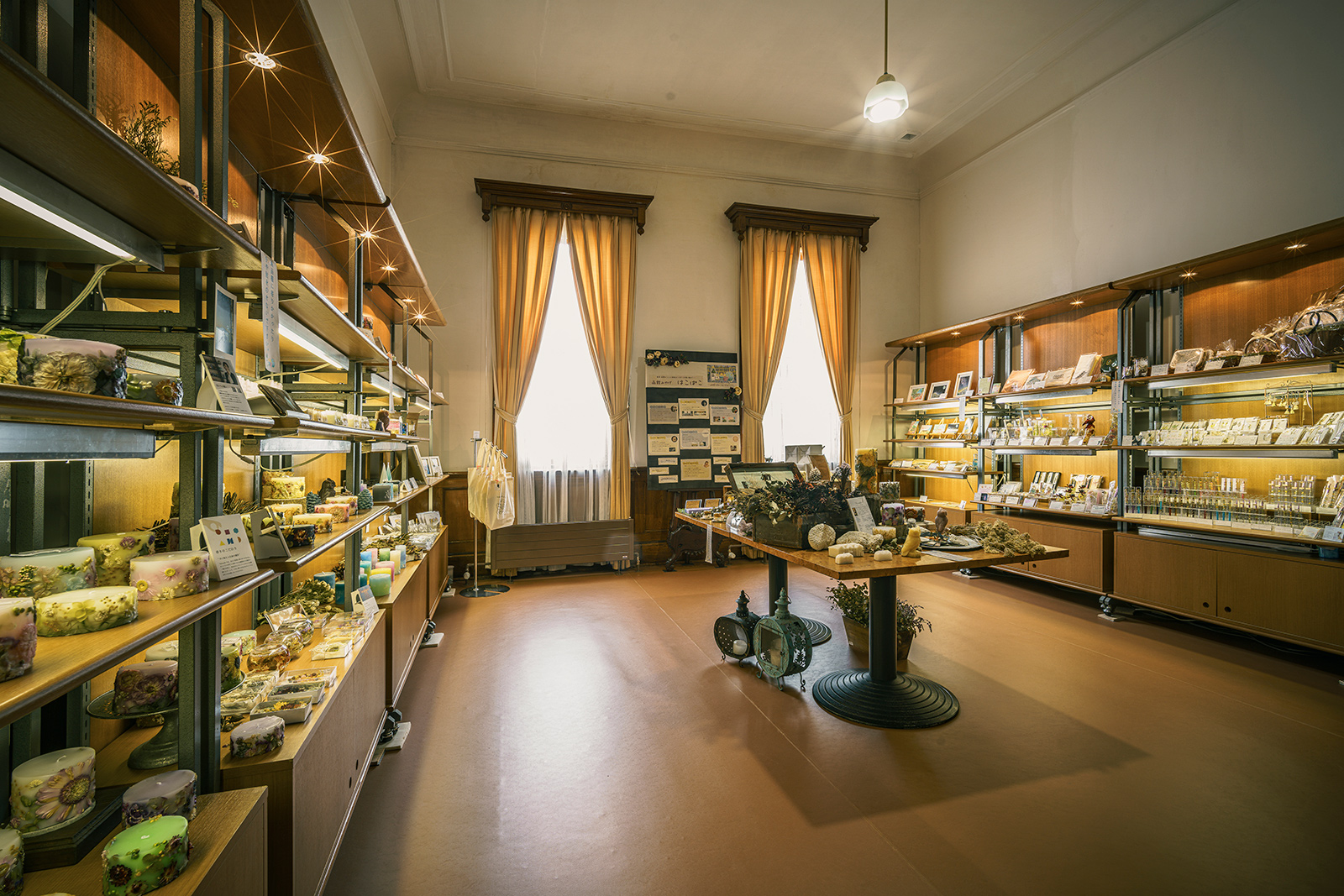 函館みやげ はこぱこ – 函館ハイカラ衣裳館