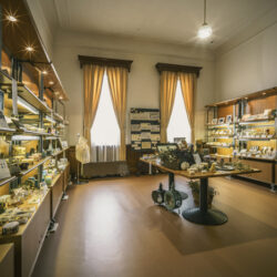 函館ハイカラ衣裳館